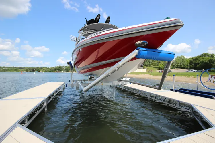 Hydraulic Boat Lifts for Effortless Lifting | ShoreMaster